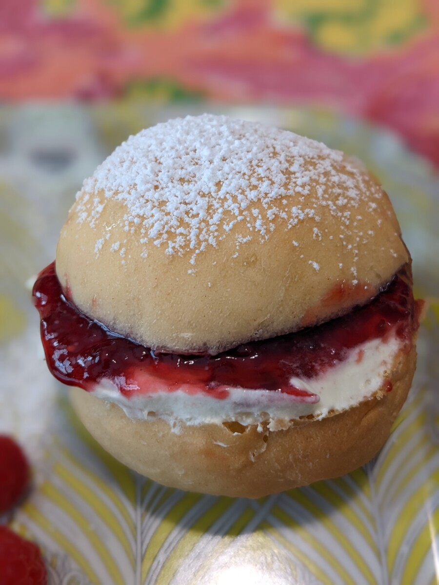 Devonshire Splits: And Then There Were Buns - Retro Food For Modern Times
