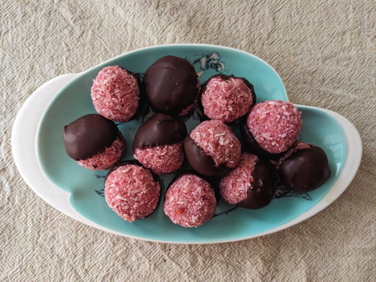 Retro Food For Modern Times - Yesterdays Recipes, Cooked Today